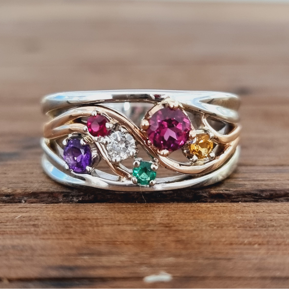 Coloured Gemstone Wave Ring – Desma Designs