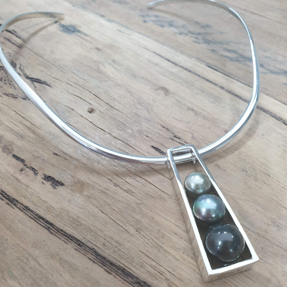 Pearl Necklet – Desma Designs